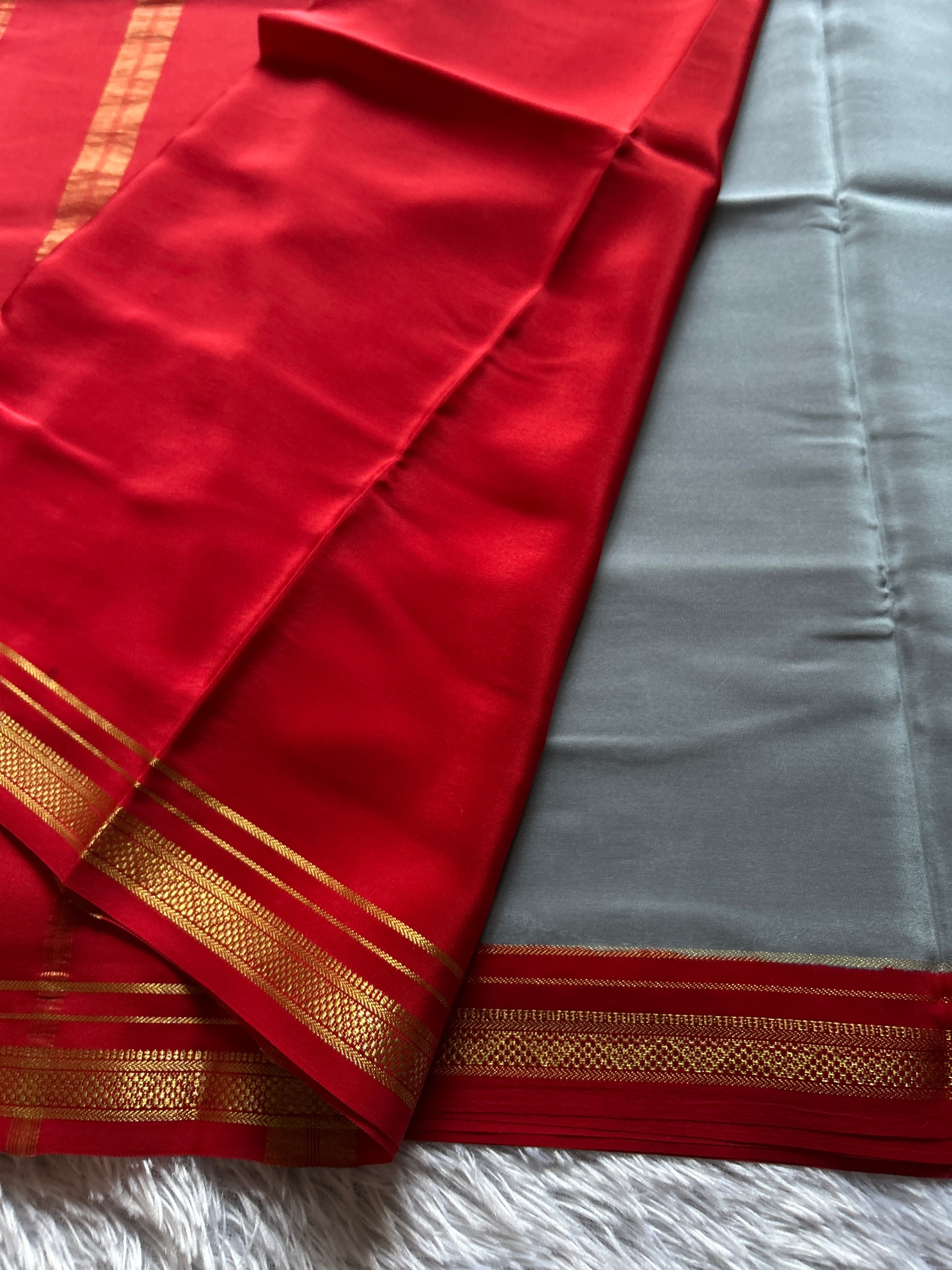 Sumathi (2D) : Grey-red – Nalmè Saree Studio